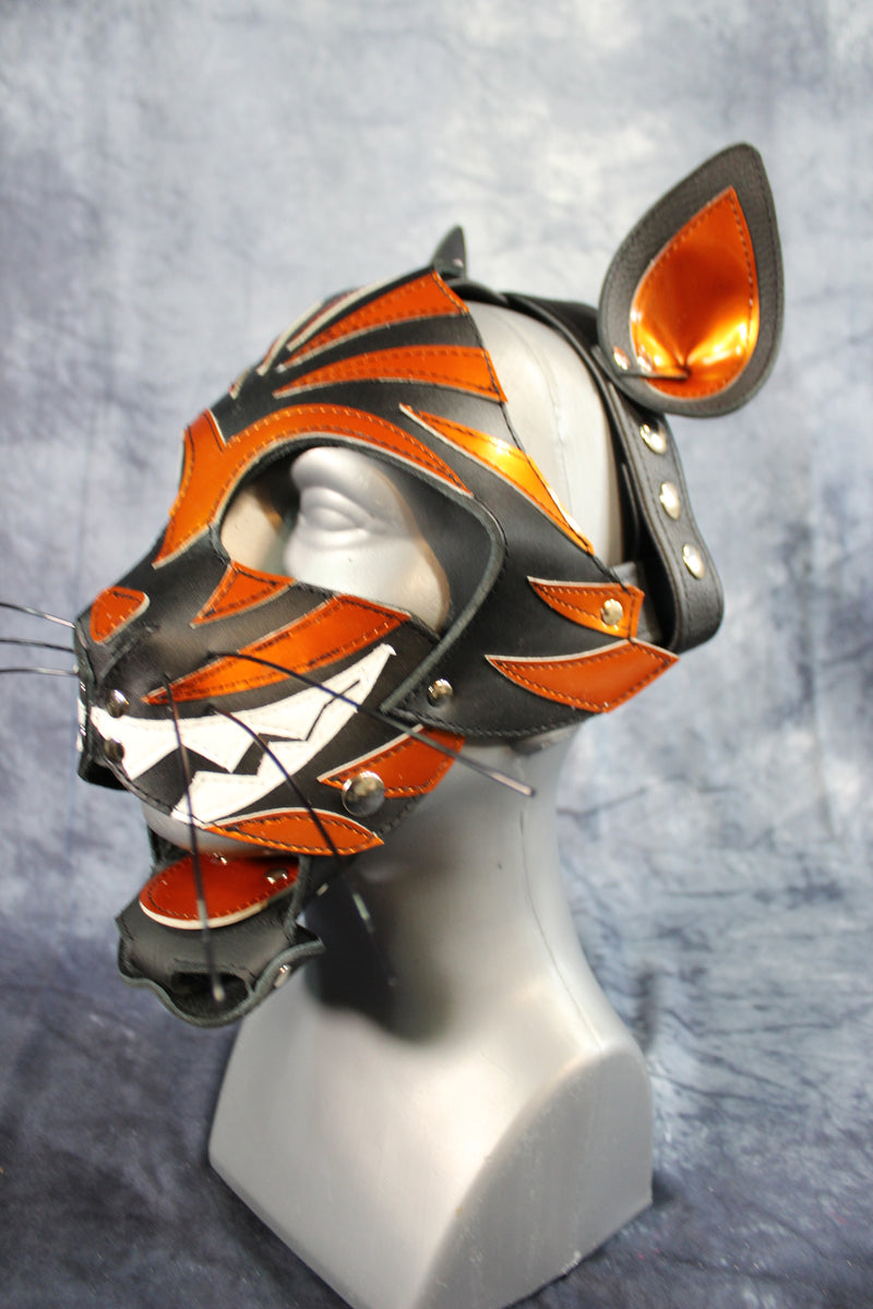 Cheshire Cat Tribute Hood – Wolfstryker Leather